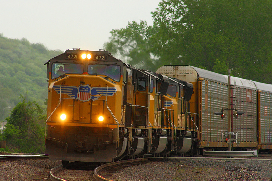 Westbound UP Intermodal Train